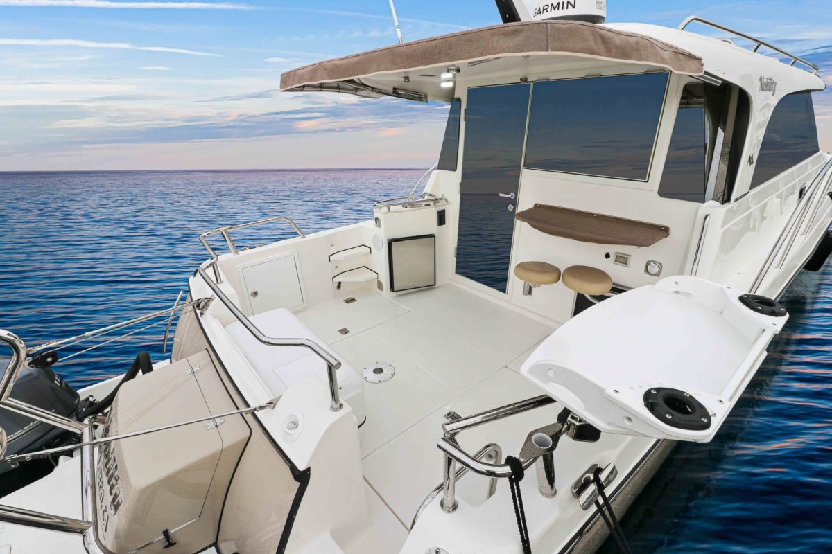 Discover the Aspen C108 Power Catamaran