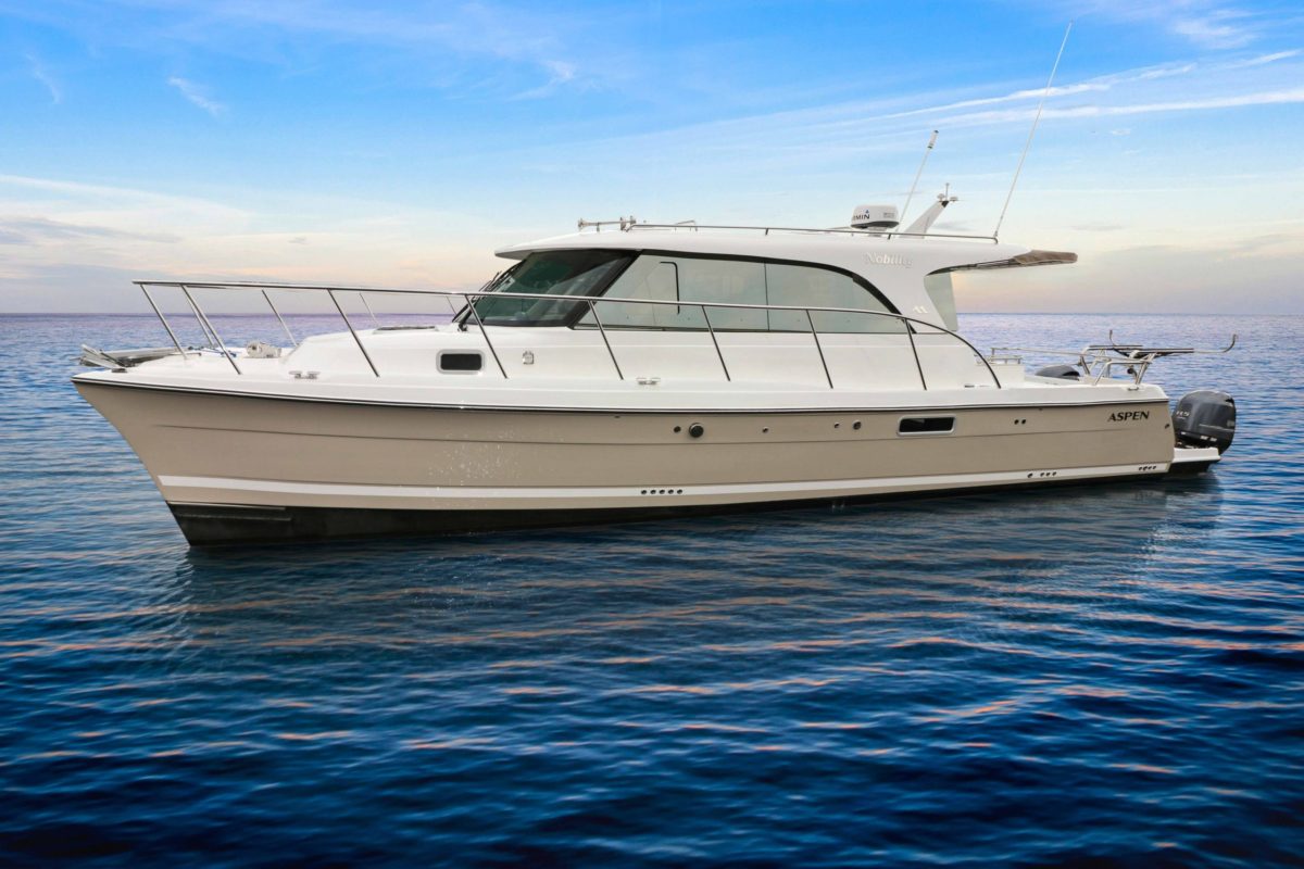Discover the Aspen C108 Power Catamaran